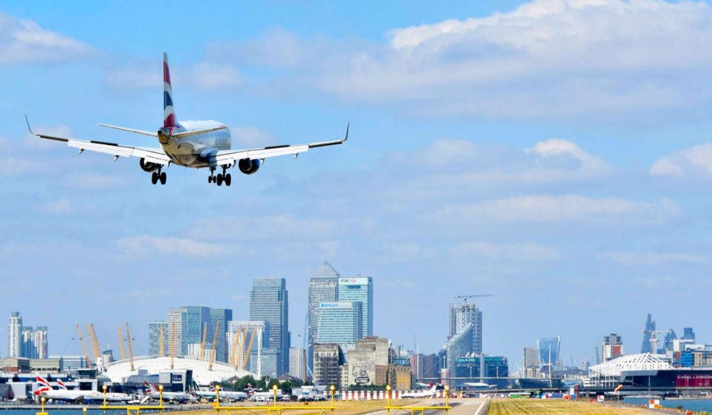 Cheapest Time to Fly to Europe in 2025/2026 with Costs